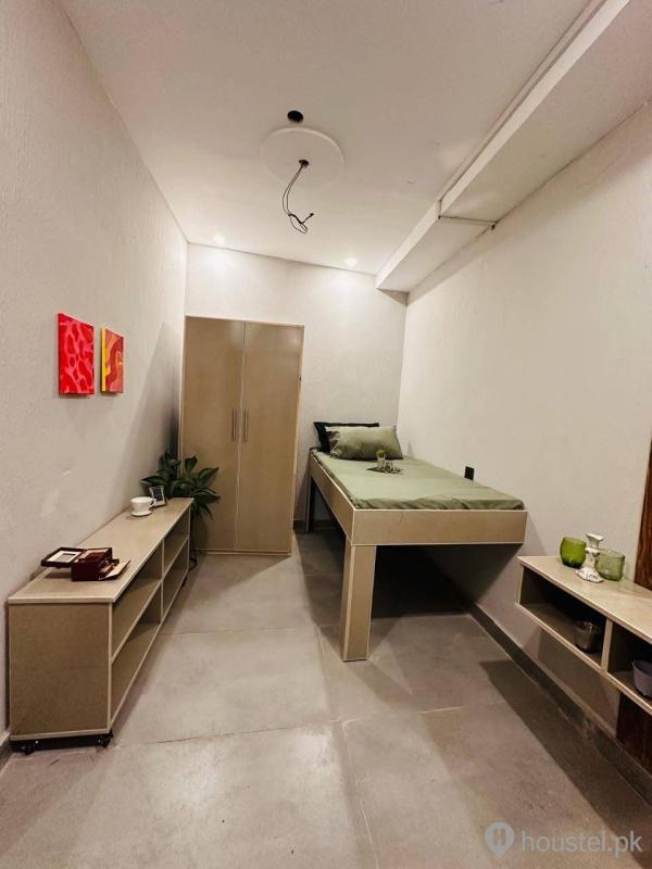 The Royal Living Girl's Hostel - Girls Hostel in Garhi Shahu Lahore ...