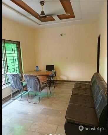 Premier Girls Hostel Near UCP - Girls Hostel in Johar Town Lahore near ...