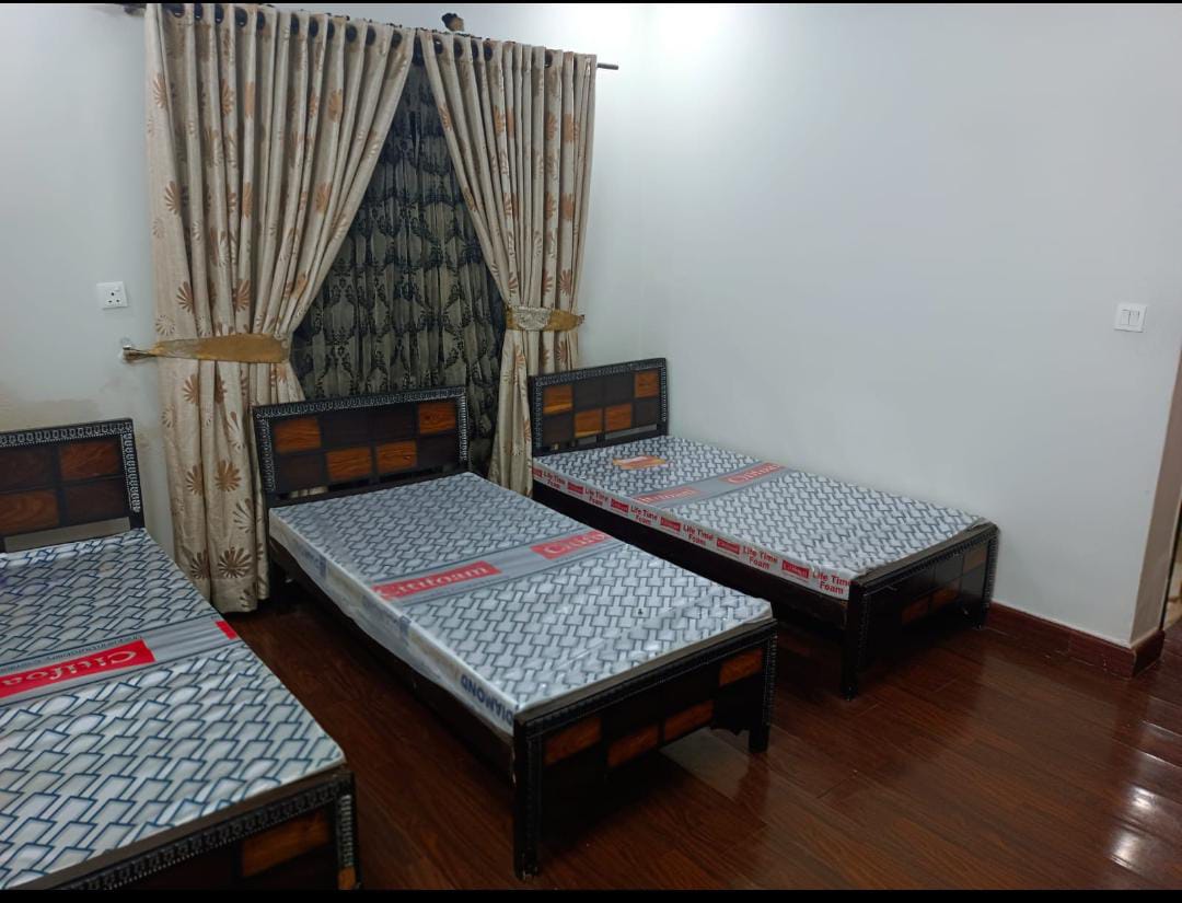 2 Seater Room at Shaheen Girls Hostel in I-8, Islamabad (2 Seats ...