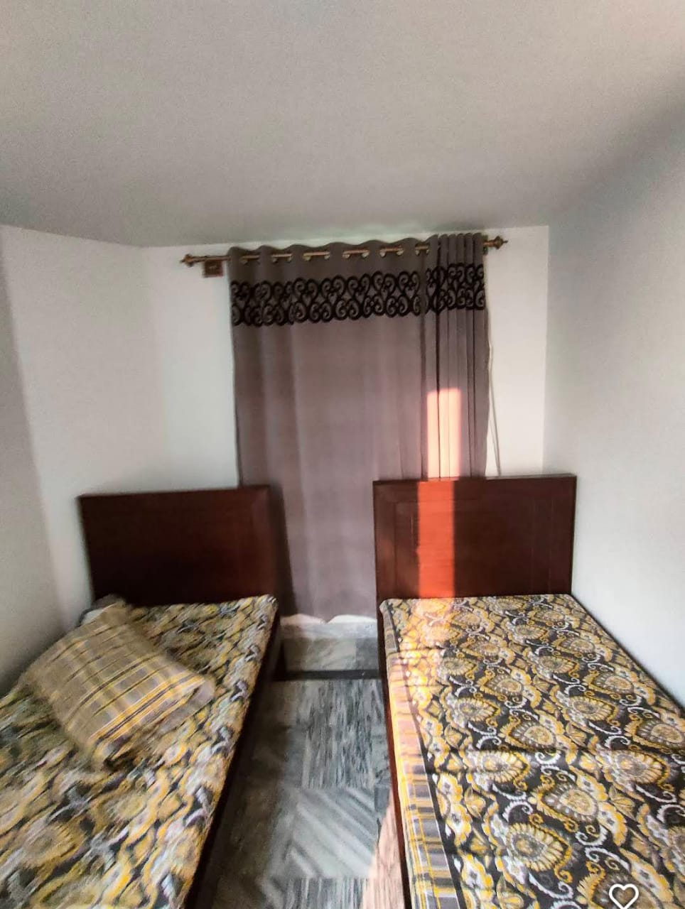 3 Seater Room at Royal Inn Boys Hostel in F-8/3, Islamabad (3 Seats ...