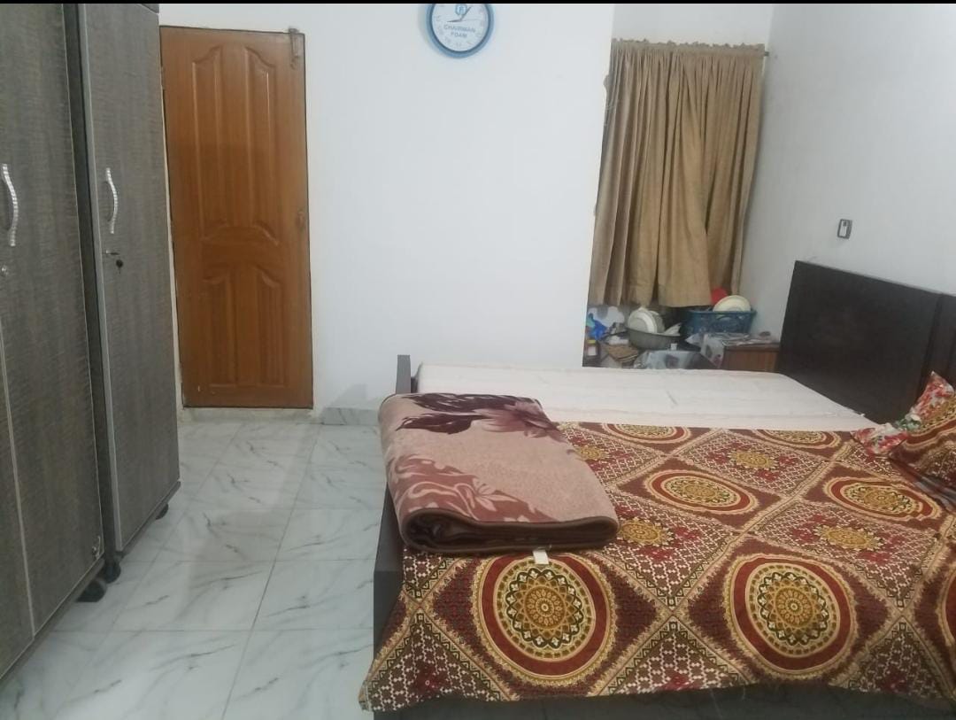 3 Seater Room at Queen's Palace Girls Hostel in Qartaba Chowk, Lahore ...