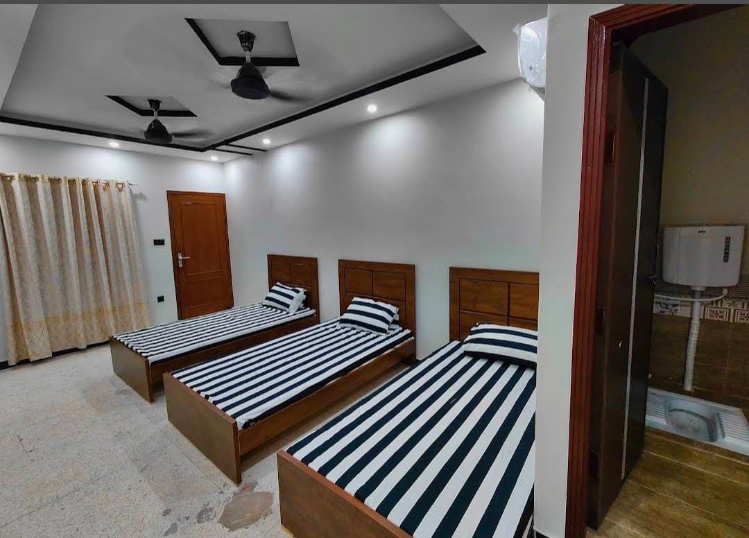 standerd room (per day) at Karachi Boys Hostel in Saddar Town, Karachi ...
