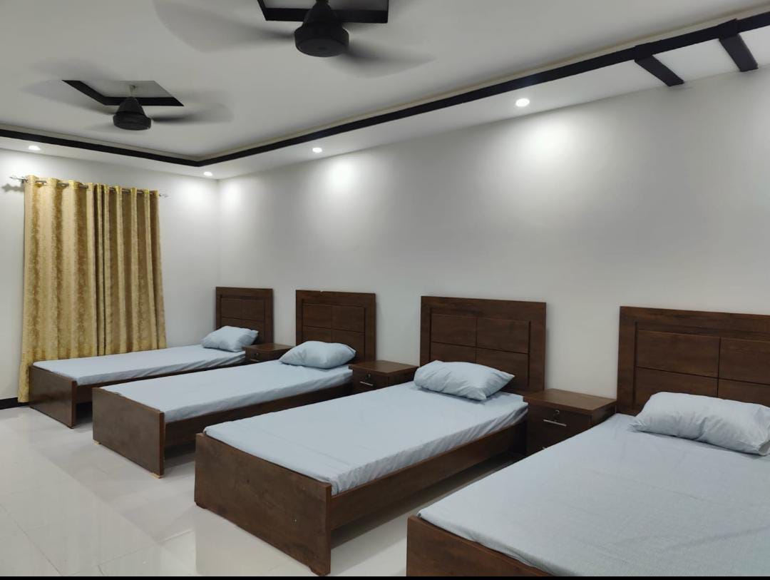 standerd room (per day) at Karachi Boys Hostel in Saddar Town, Karachi ...
