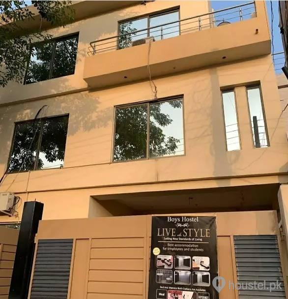LIVE WITH STYLE BOYS HOSTEL - Boys Hostel in Johar Town Lahore near UCP ...